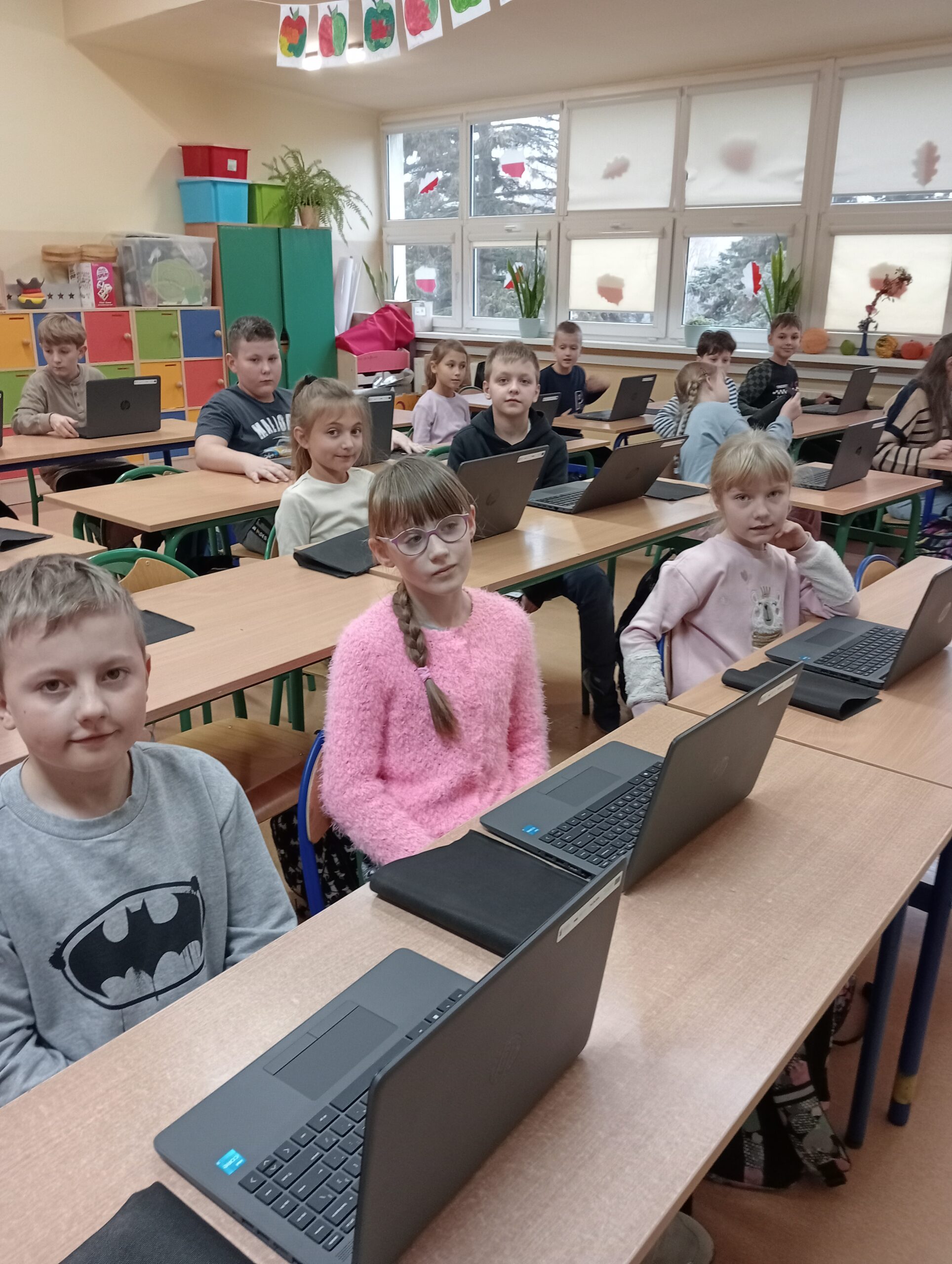 Nowy sprzęt w SP nr 4 – Gmina Zelów